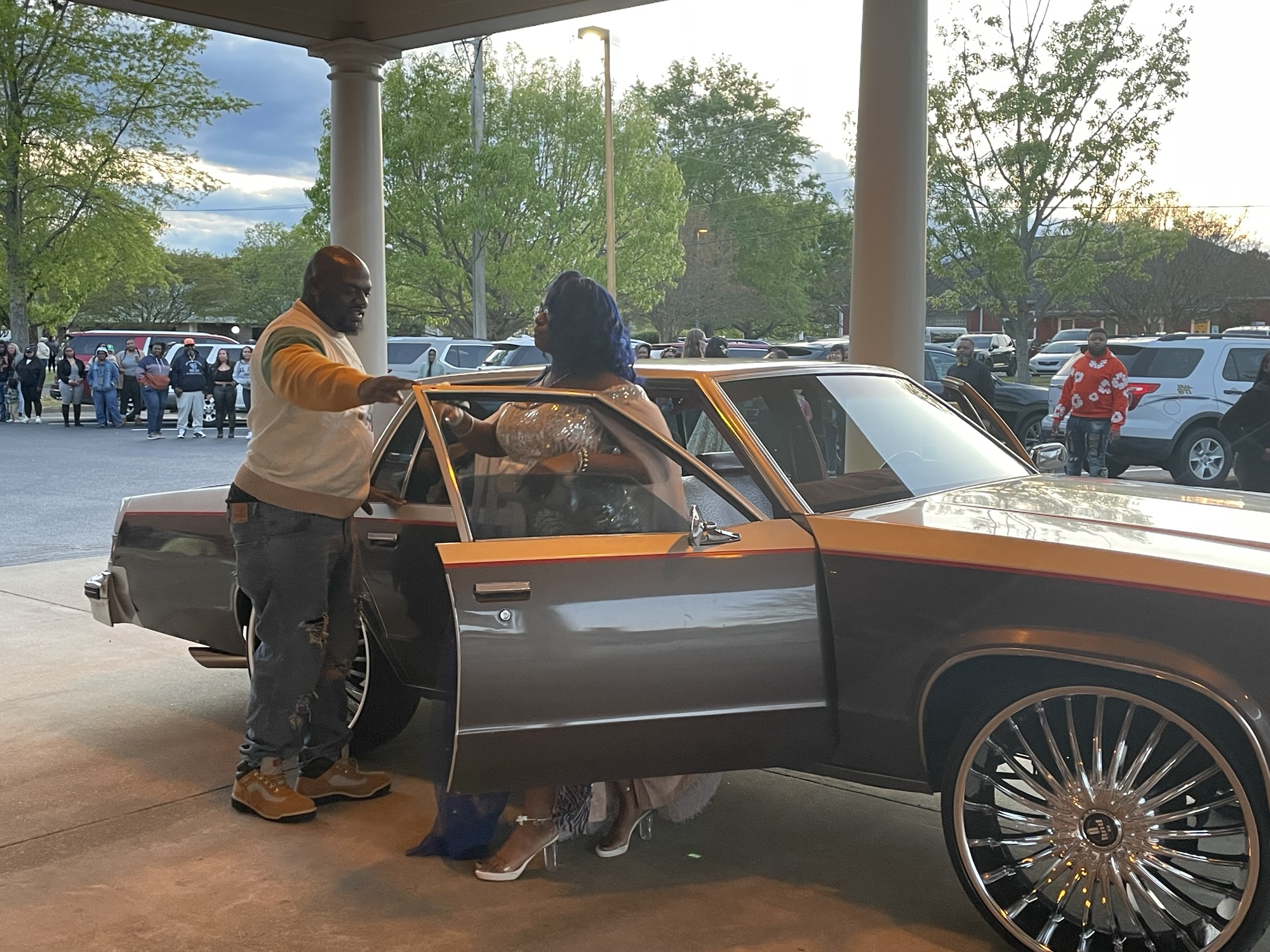 John A. Holmes High School Prom: A Night of Elegance – Albemarle Observer